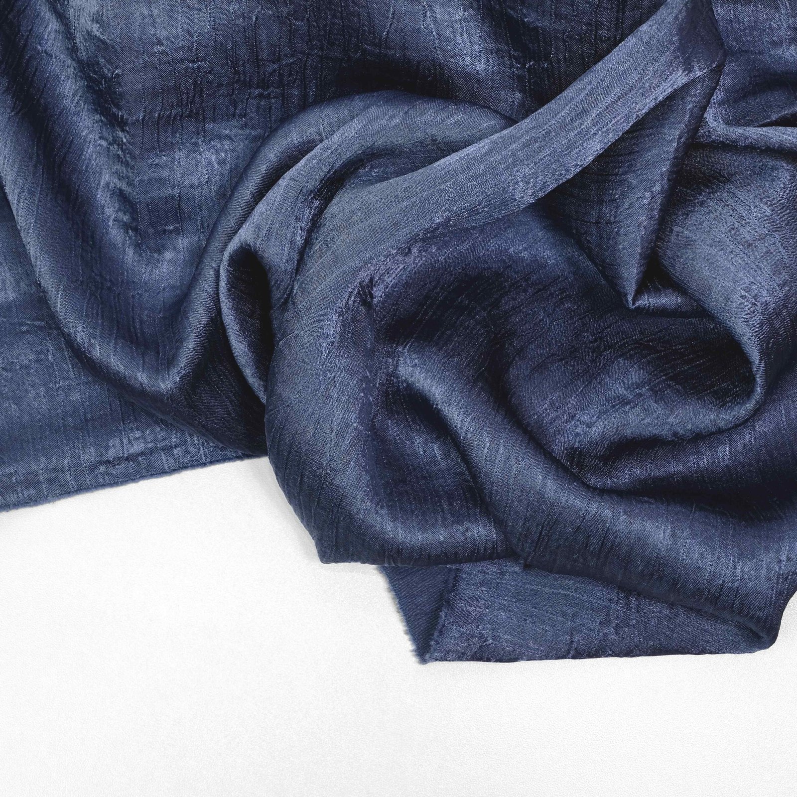 Tips Merawat Kain Crinkle agar Lebih Awet dan Rapi