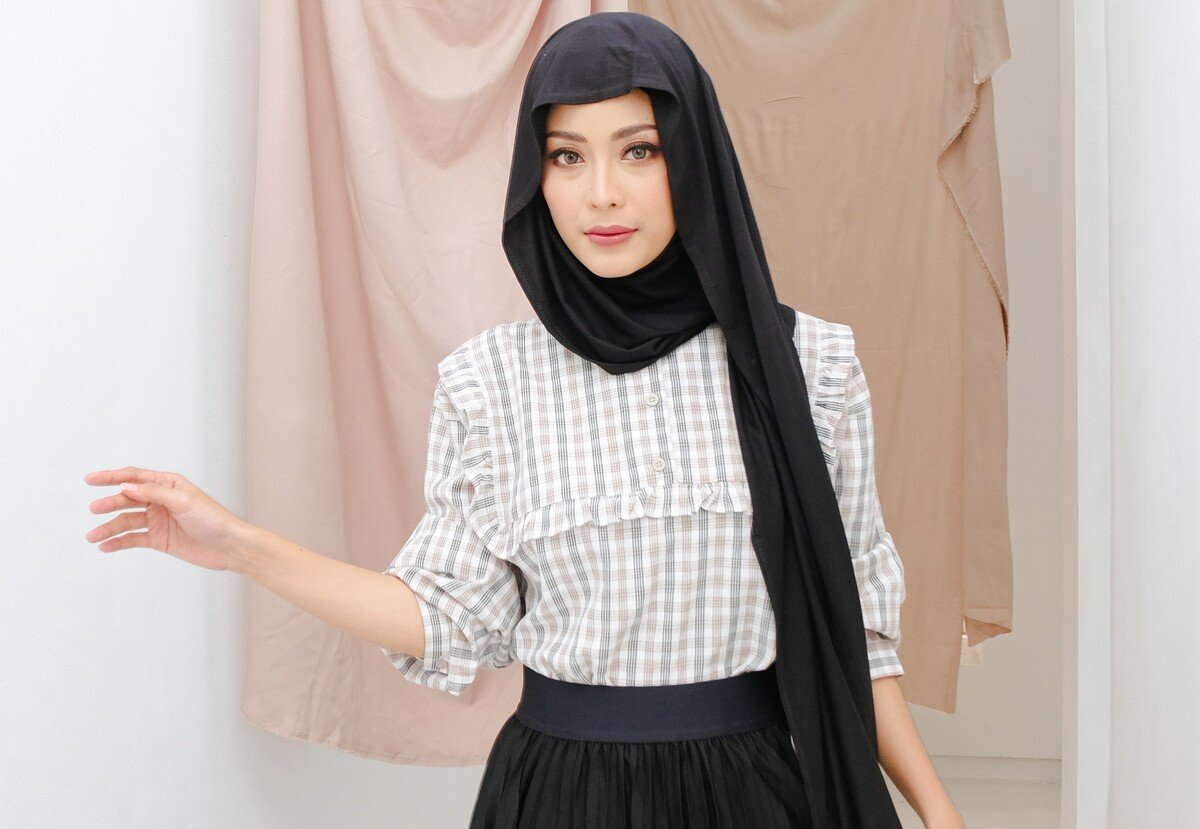 Rekomendasi warna hijab dan baju modest wear sesuai skin tone